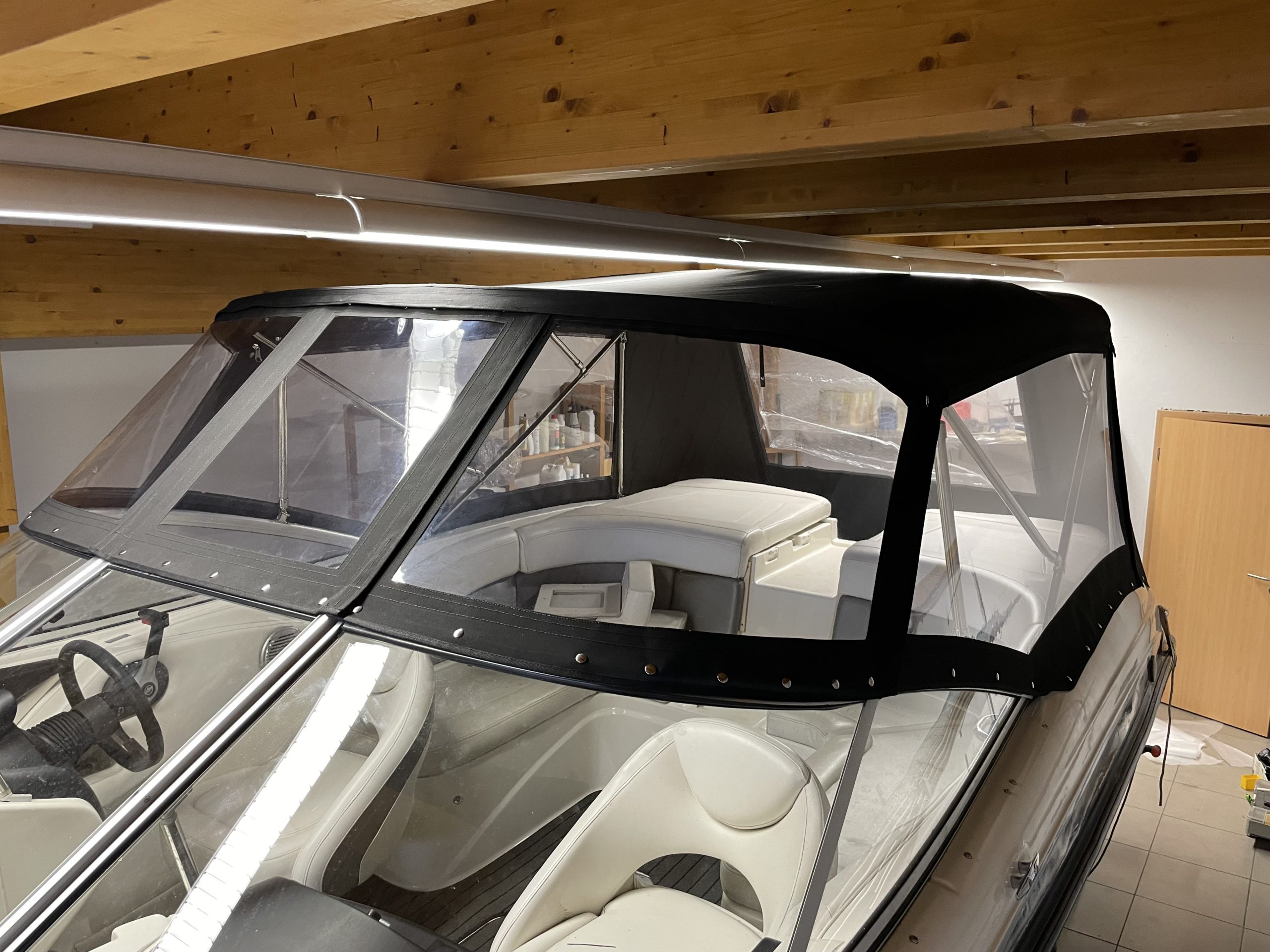 Fertigung eines Bootsverdecks – Dekker Segelmacherei Hamburg